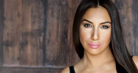 Liana Mendoza