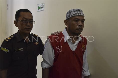 Sidang Pembalakan Liar Di Lahan Perhutani Ciamis Antara Foto