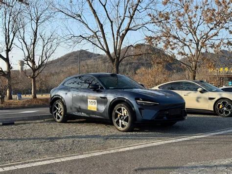 小米yu7无伪装实车首次曝光：太漂亮了，明年肯定卖爆 搜狐汽车 搜狐网