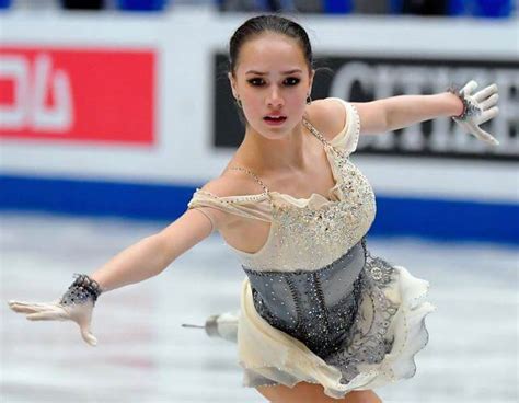 芸能エンタメ☆マル秘情報 ザギトワの乳首ポロリがエロ過ぎる！【画像】フィギュア女王アリーナ・ザギトワが巨乳ビーチク披露してた！