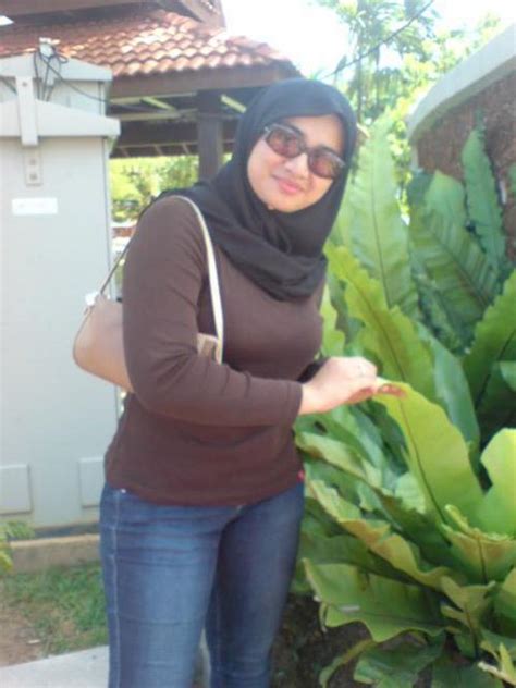 Jilbab Maya Hijab Big Boobs