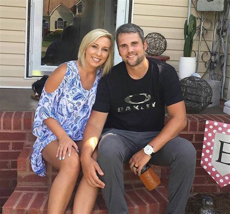 Teen Mom Alum Ryan Edwards Wife Files For Divorce Gets Restraining