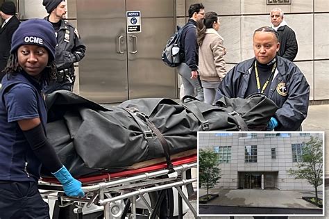 News And Report Daily 蠟 Nypd Cop Says Boss Asked Her For Sex While