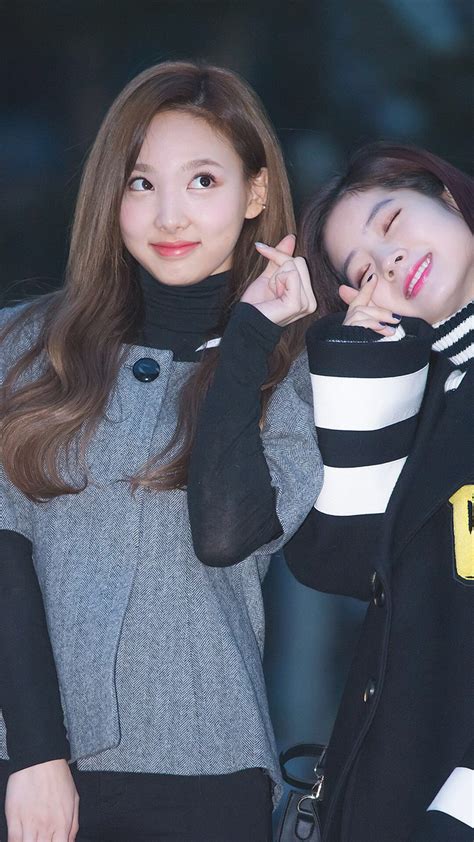 🦅🥕🍭once On Twitter ナヨンさんとダヒョンさん😍 不仲説とかゆわれてるけど本当は仲いいんだよ😄 二人の画像を持っている方