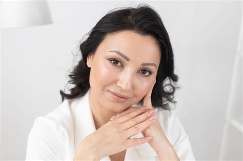 Premium Photo Closeup Pure Portrait Young Attractive Indian Woman