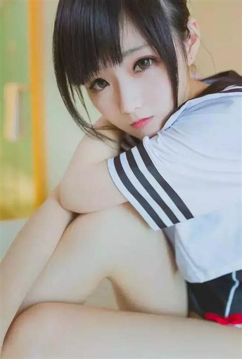 蘿莉裸足大長腿水手服cosplay 超萌超可愛的蘿莉妹紙 每日頭條