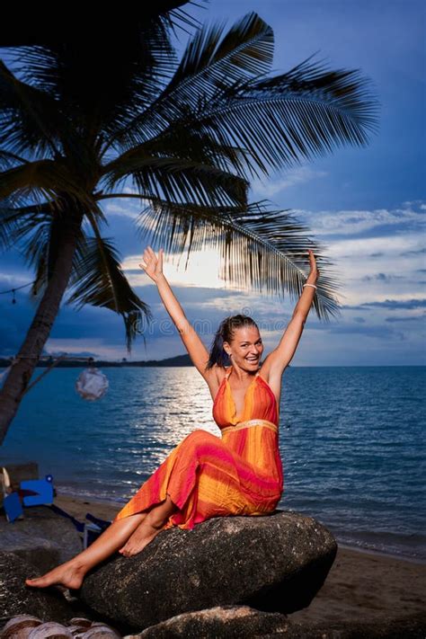 Beach Poses Photography