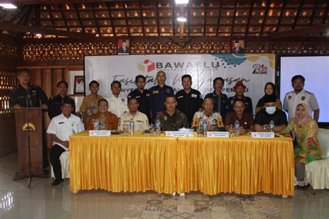 Bawaslu Way Kanan Lakukan Fasilitasi Pengawasan Pemilu 2024 Bersama