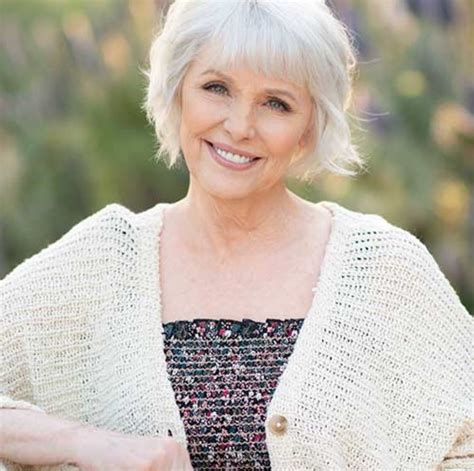 What Is The Best Hairstyle For A 60 Year Old Woman