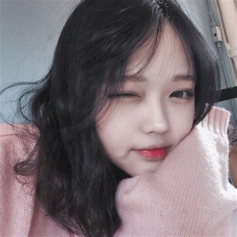 Xu Hướng Chụp ảnh Selfie đẹp Cho Nữ Những Kiểu Tóc Và Trang Phục đang