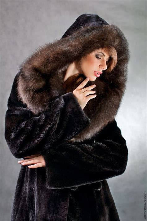 Pin By Elmo Vicavary On Mink Fur Fashion Sable Fur Coat Fur Coat