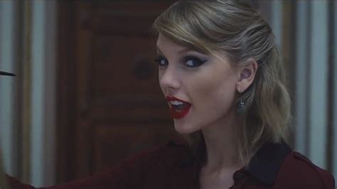 every single outfit taylor swift wears in her blank space video