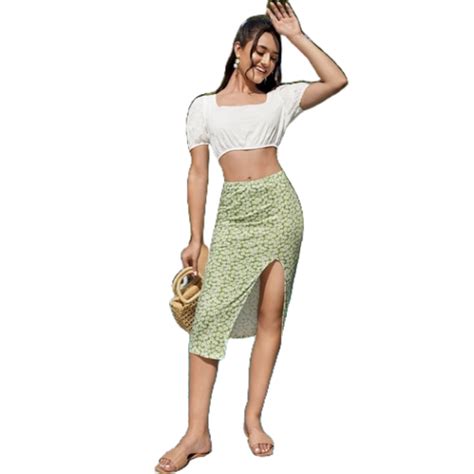 5 Best Beach Outfits For Women For A Fashionable Summer
