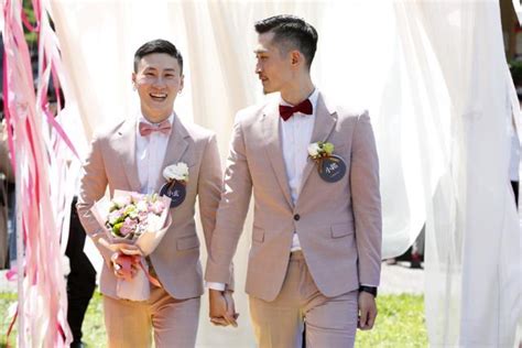 Taiwan Makes History With Asias First Legal Gay Weddings World News