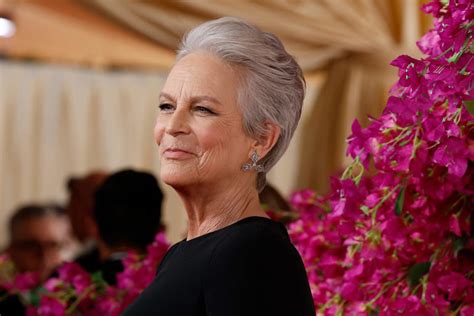 Jamie Lee Curtis Was In N Out Of The Oscars Left Early For A Burger