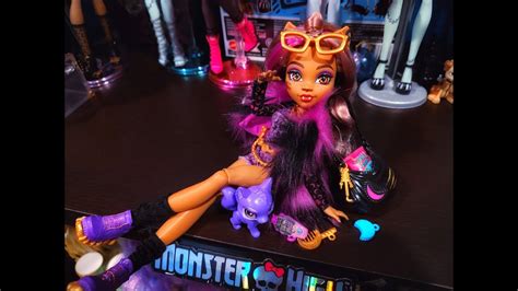 Shes Coming Out Of The Dark Adult Collector Reviews Monster High G3