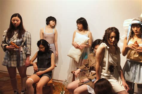 【卒展2018】女子美術大学ファッションテキスタイル表現領域。 自画像としてのファッション Axis Web デザインの視点で、人間の