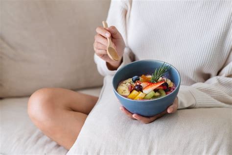 How To Practice Mindful Eating Tips And Techniques Mindfulness Etc