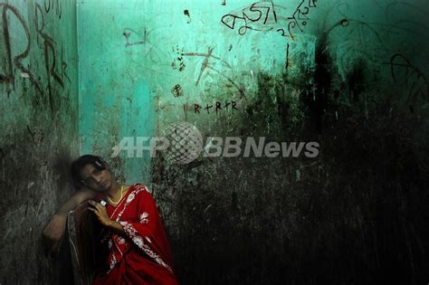 豊満さ求めてステロイド中毒になる売春婦たち、バングラデシュ 写真6枚 国際ニュース：afpbb News