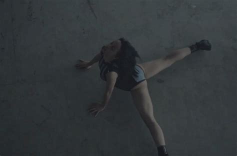 Fka Twigs Shows Off Her Dance Moves In Tw Ache Video Fact Magazine