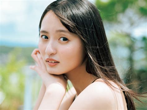 真夏の“さくちゃん”は圧倒的な清涼感 乃木坂46・遠藤さくらが「b L T 10月号」に登場 ポスター＆ポストカードも完成 B L