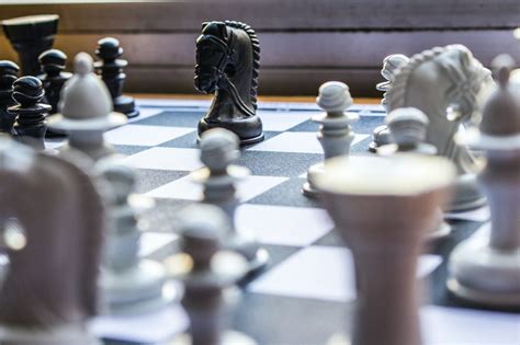 How To Set Up A Chessboard And Play Chess Learn The Basics