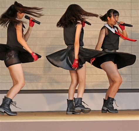 アンスコ穿き忘れに匹敵する地方アイドルの羞恥舞台写真集