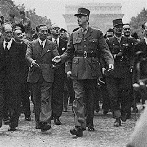 Le 26 Août 1944 Libération De Paris Le Général De Gaulle Descend