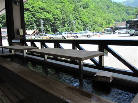 アルプス街道平湯（平湯バスターミナル） 露天風呂・秘湯は奥飛騨温泉郷 奥飛騨温泉郷観光協会
