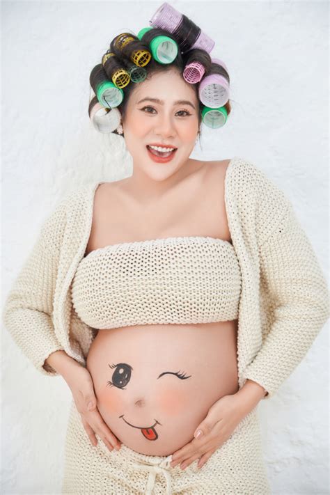 Hồ Bích Trâm Bụng Bầu Vượt Mặt Vẫn Tươi Tắn Nhan Sắc đỉnh Chóp Chị