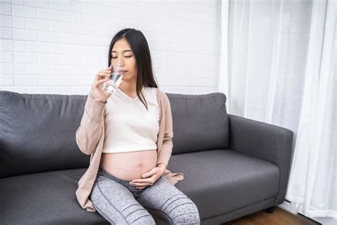7 Manfaat Jambu Air Untuk Ibu Hamil Dan Janin Hello Sehat