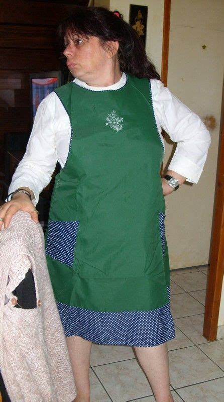 Pin Auf Woman In Apron Blouse Nylon Nylon Kittel Nylon Schort