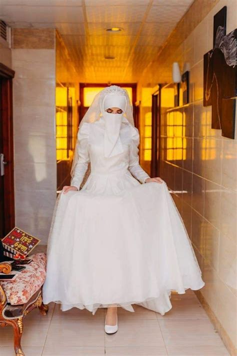 Pin By Agnes Sales On Muslimah Niqabi Bride Hijabi Brides Bride