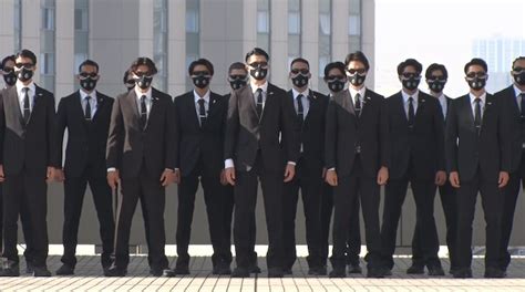 「逃走中」に出演するハンターたち。 C フジテレビ ザコシ、春日、那須、ヒコロヒーらお台場で走り納め「逃走中」年またぎ特番 [画像