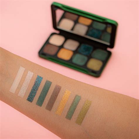 Makeup Revolution Forever Flawless Dynamic Eyeshadow Palette Everlasting
