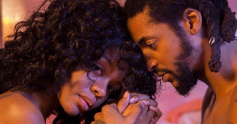 Men Fall In Love Faster Than Women Research