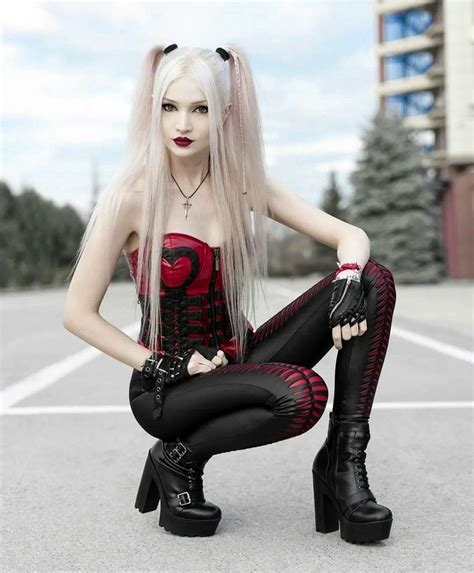 Pin By 🇻🇮t B Lee Kadoober Iii🇻🇮 On Anastasia Eg Red Corset Fashion