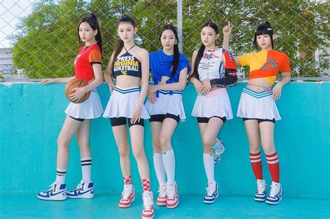 New Jeans、タイトル曲「super Shy」が韓国主要チャートで1位＆2位を獲得！ 2023年7月11日掲載 ライブドアニュース