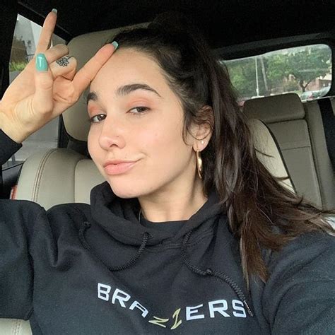 19 Karlee Grey Real Name Reisghannam