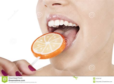 Genießen Junges Mädchen Das Lutscher Leckt Stockbild Bild Von