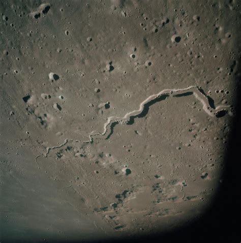 Ufo Hunter Has Shock Proof That Dark Side Of The Moon Is Hiding This