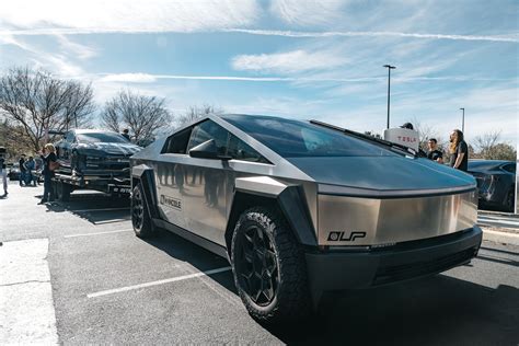 Unplugged Performance Showcases The Power And Versatility Of Tesla