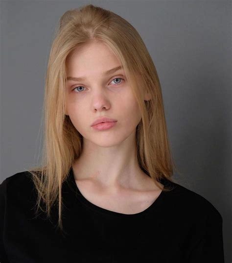 Light Blonde Hair Pale Blonde Blonde Hair Looks Blonde Women Cute