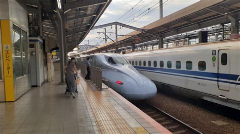 特急 `・ω・ ゞ4両2扉 こみトレ40 4号館g11b On Twitter 降りました。