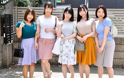 大人気ママ友王様ゲームの第5弾！仲良しママ友さんグループに声をかけ自宅で旦那たち… Av予告紹介