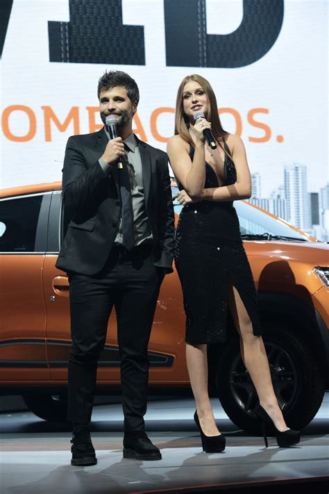 Foto Marina Ruy Barbosa Brilha De Decote E Fenda Com Bruno Gagliasso E