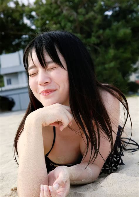 Maaya Uchida 内田 真礼 声優 内田 水着