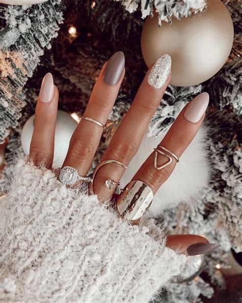 15 Delightful Holiday Nail Designs Xmas Nails Holiday Nails Gel Nails