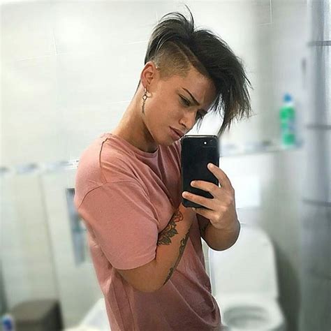 Hmm I Think Its Time For A Selfie Yleniariniti94 Short Hair Undercut