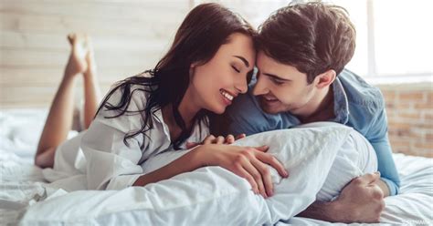 علامات حب الزوج لزوجته في الفراش سوبر ماما